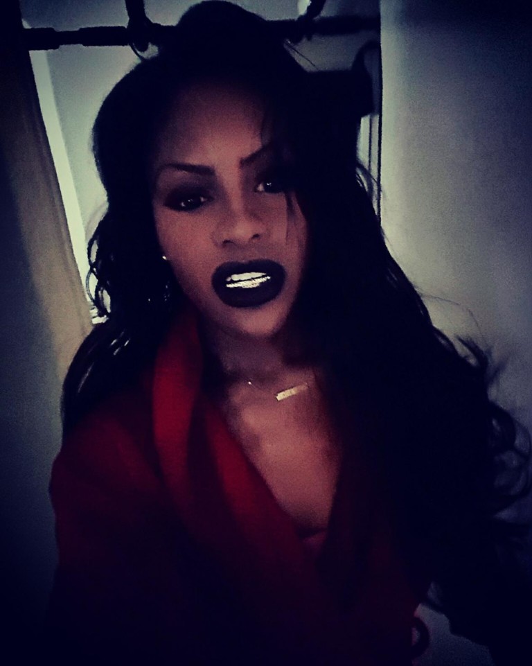 Iced Out Vampire Grillz - A 14K Gold Set For True Hip Hop Heads