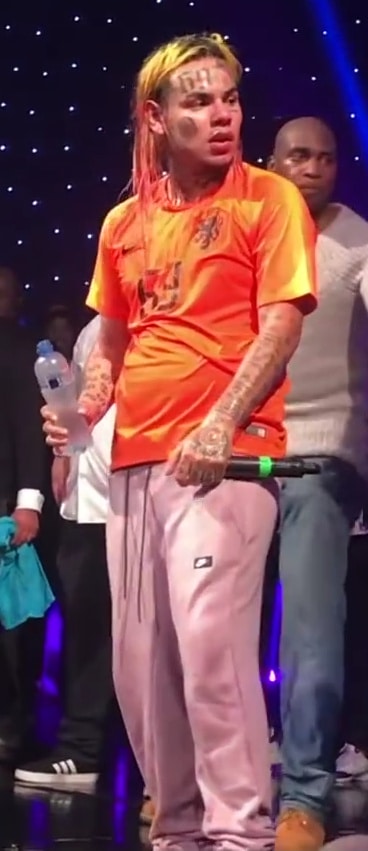 Tekashi69 aka 6ix9ine Grillz - Check Out The Mouth Rainbow!